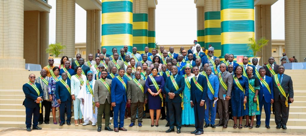 Vème République: Le Parlement Togolais dit OUI - TOGO REGARD